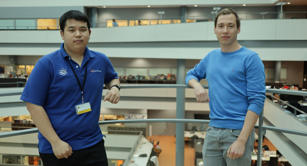 New group members Tom Welling and Lappawat Ngamwongwan – Materials Chemistry and Catalysis