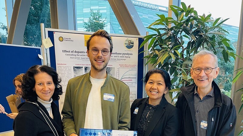 Daan wins the ARC-CBBC poster prize! – Materials Chemistry and Catalysis
